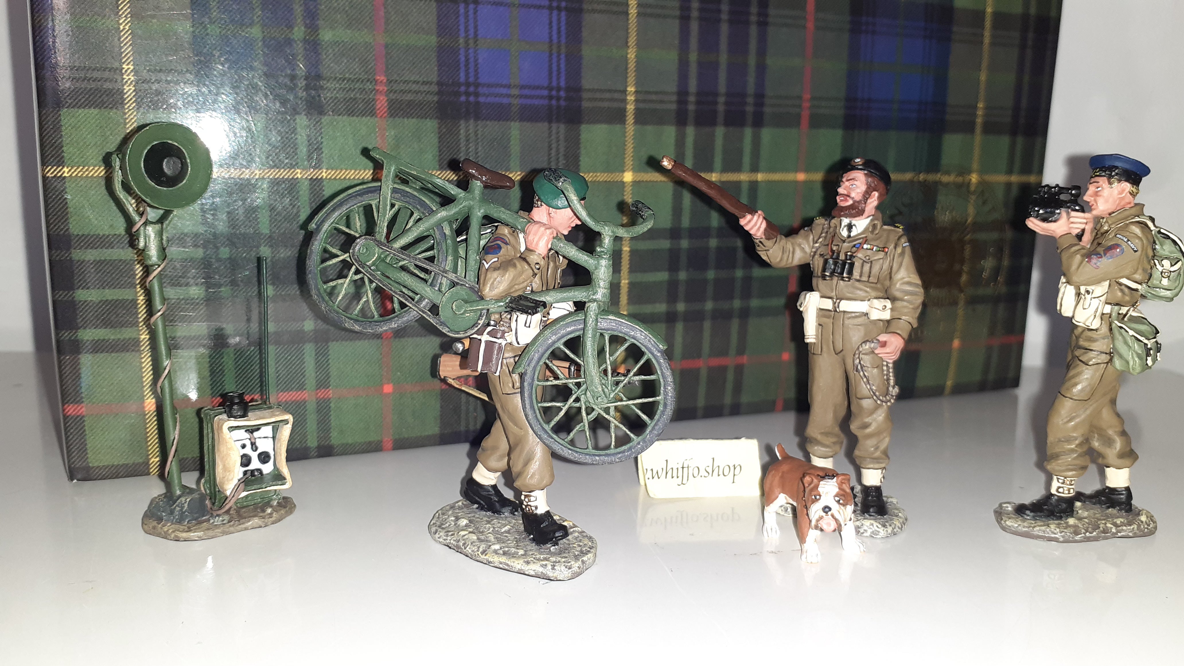 King and country ww2 Sword Beach Master D-day Bull Dog boxed 1:30 Dd54 ...