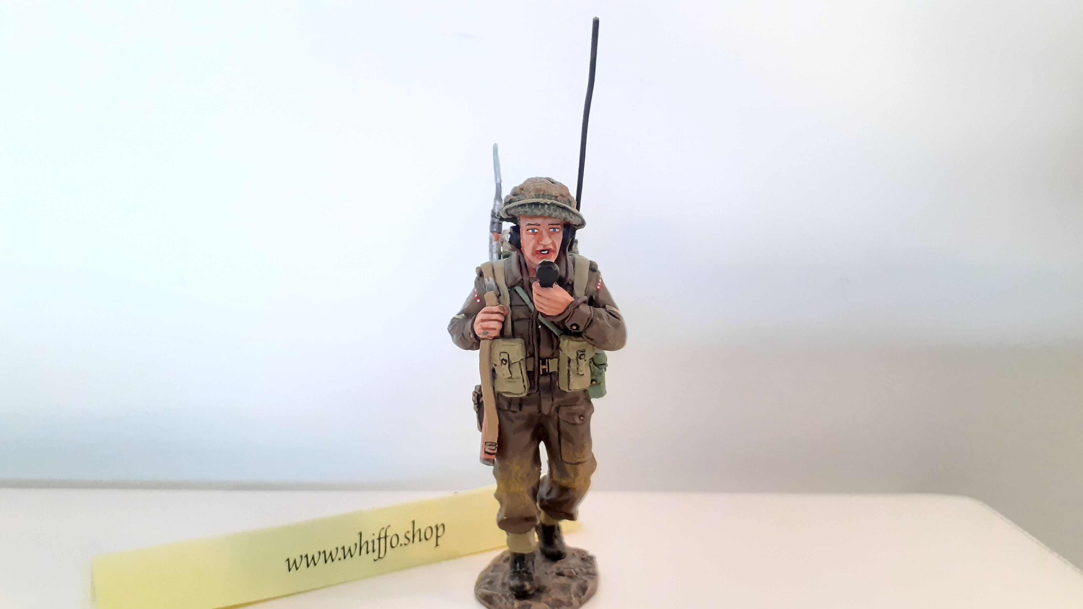 King and country Ww2 Dd171 Radio Operator no box 1:30 w15 – whiffo